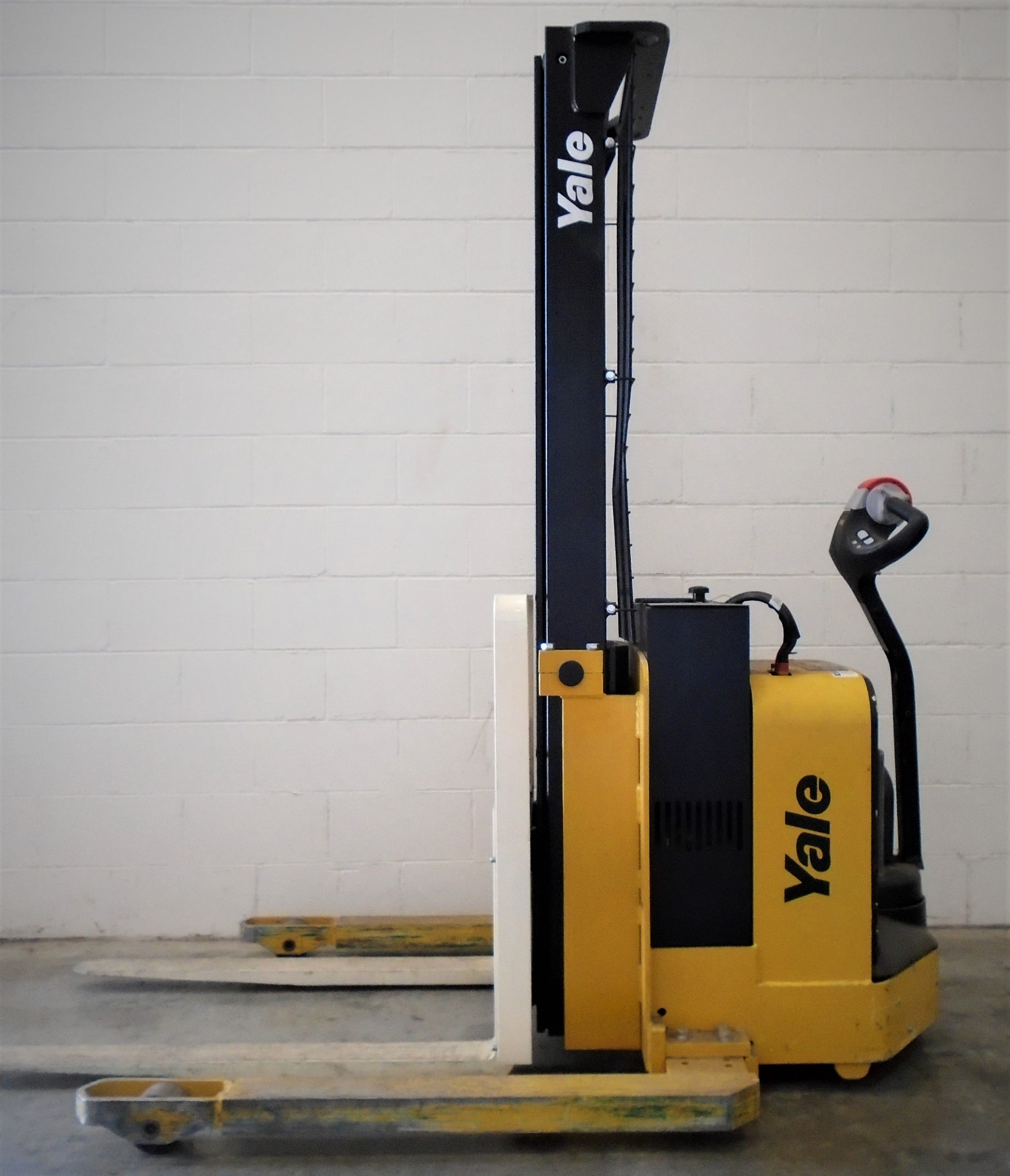 Berry Material Handling - New & Used Forklifts | Warehouse Supplies in KS