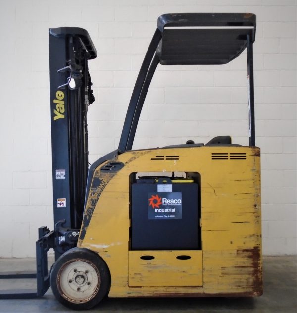 New & Used Material Handling Equipment, Forklifts in Kansas - Berry ...